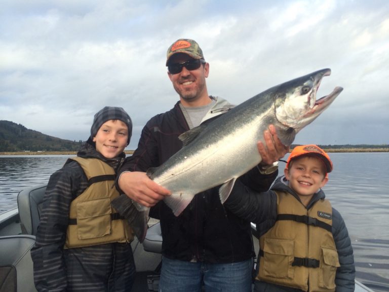 Salmon Fishing Guide Oregon | Osprey Guide Adventures